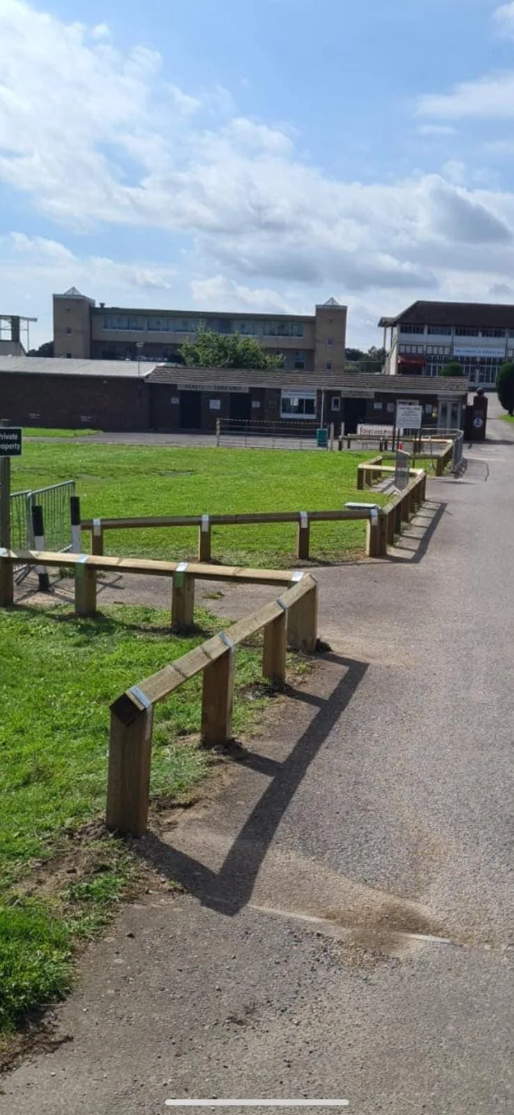 Knight Fencing at the double at Fontwell Park - Knight Fencing