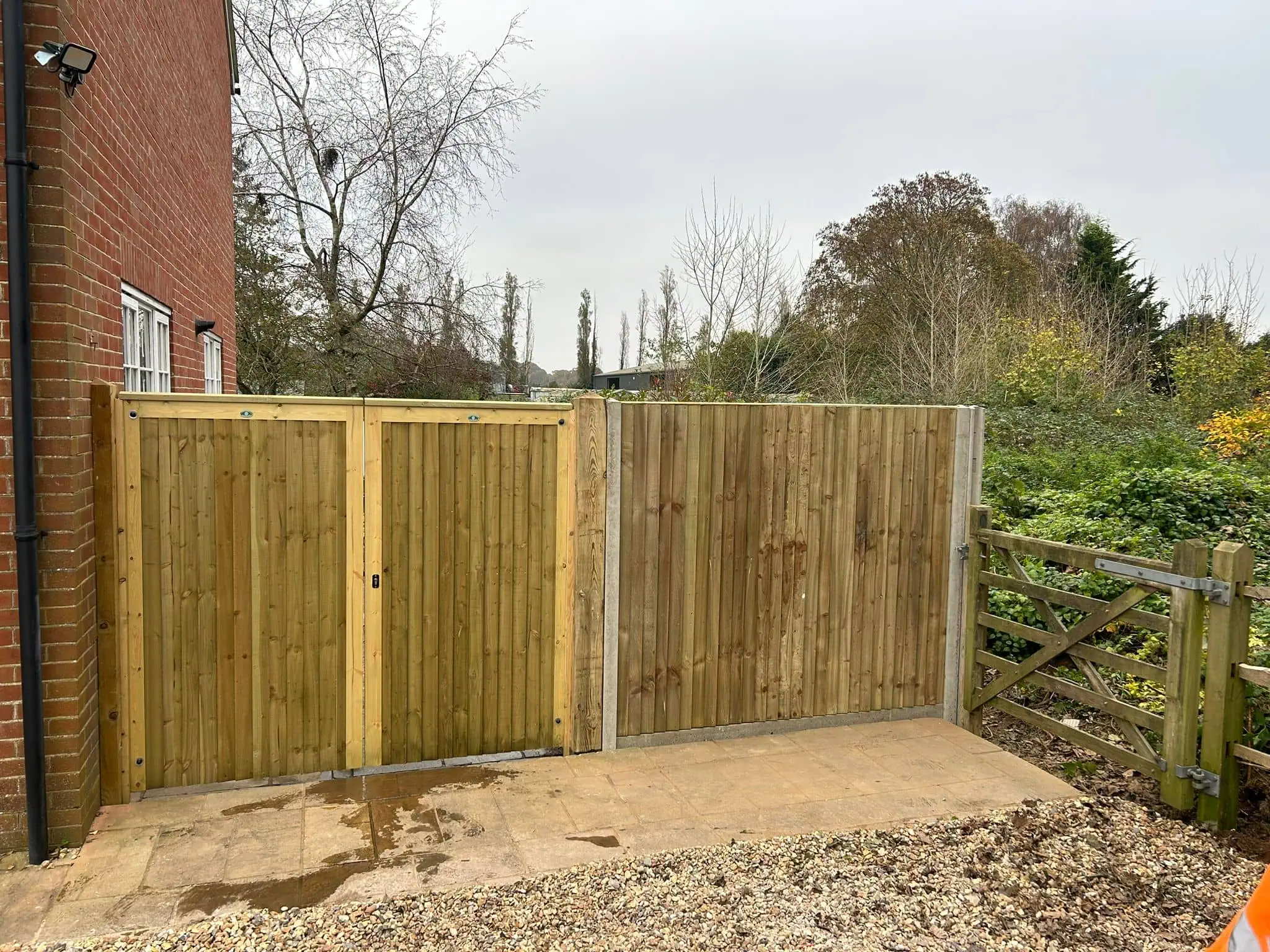 Closeboard Gates | Made To Order Entrance Gates | Knight Fencing