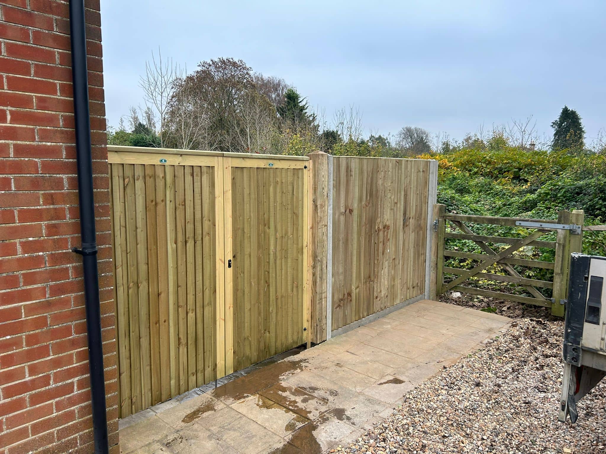 Closeboard Gates | Made To Order Entrance Gates | Knight Fencing