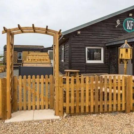 Knight Fencing | Garden Fencing | Fencing Supplies and Contractor