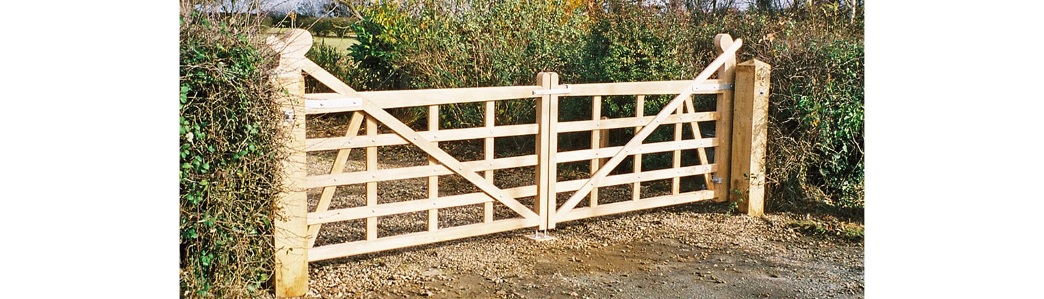 Raised Helve Five Bar Gate | Knight Fencing